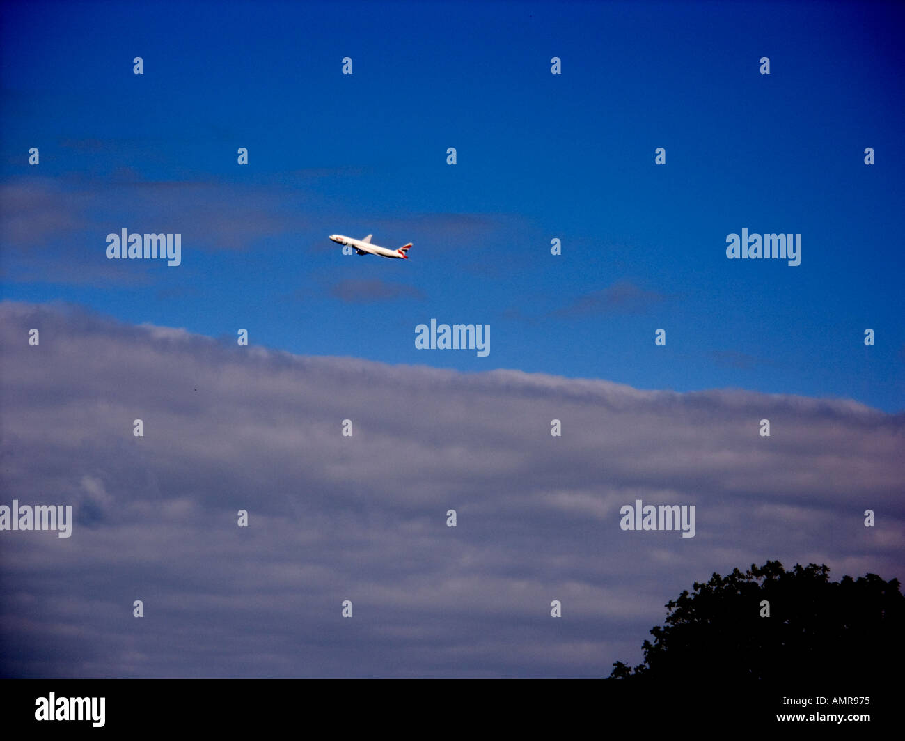 passenger jet liner banking Stock Photo - Alamy
