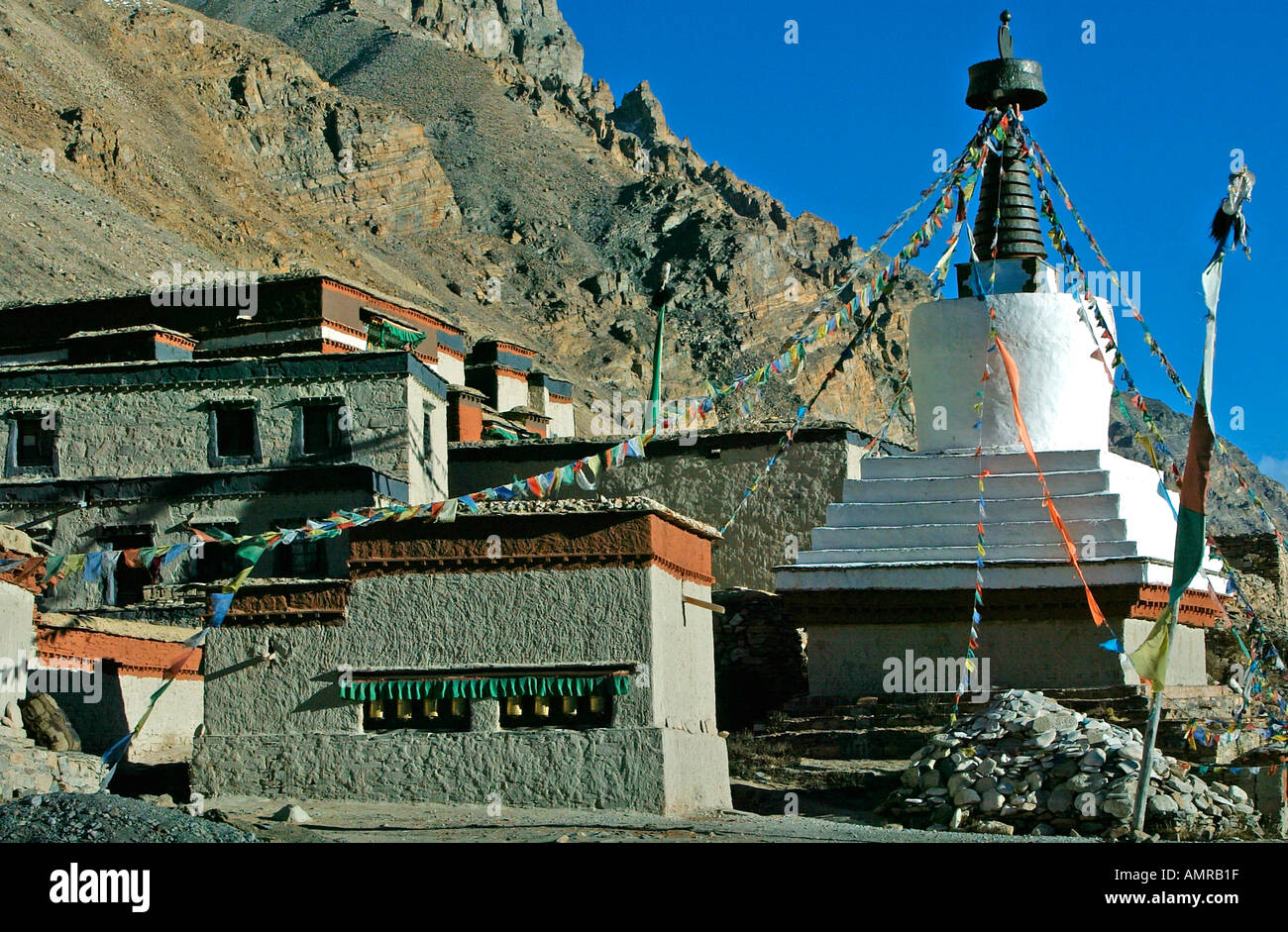 Mount everest rongbuk monastery hi-res stock photography and images - Alamy