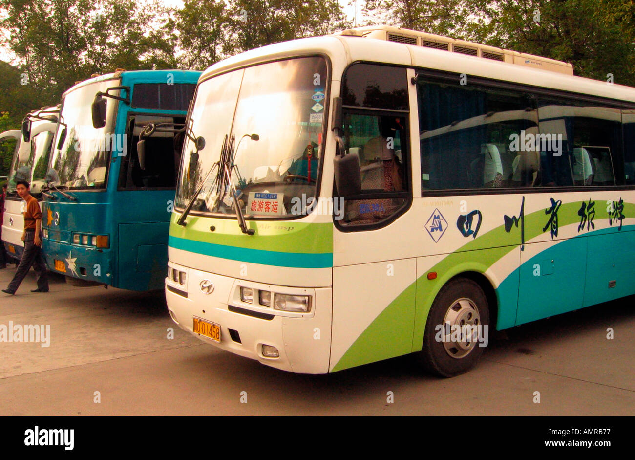 Buses and coaches hi-res stock photography and images - Alamy