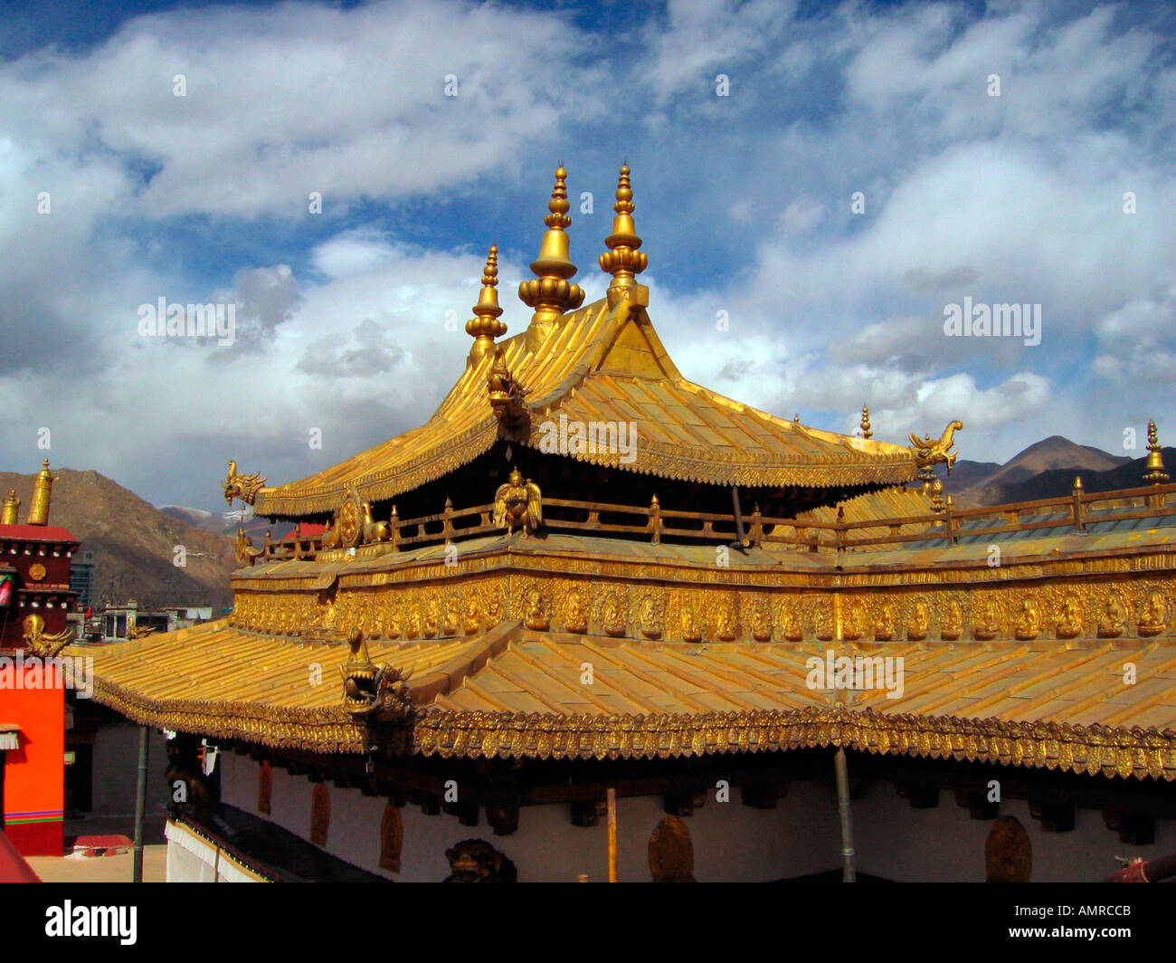 Gold roof Jokhang Temple Lhasa Tibet Stock Photo - Alamy