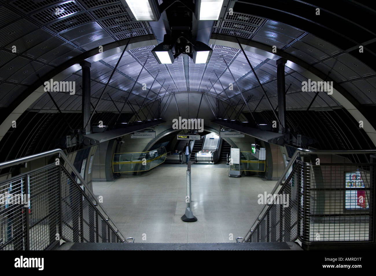 Passenger concourse, London Bridge Underground Station, Jubilee Line ...