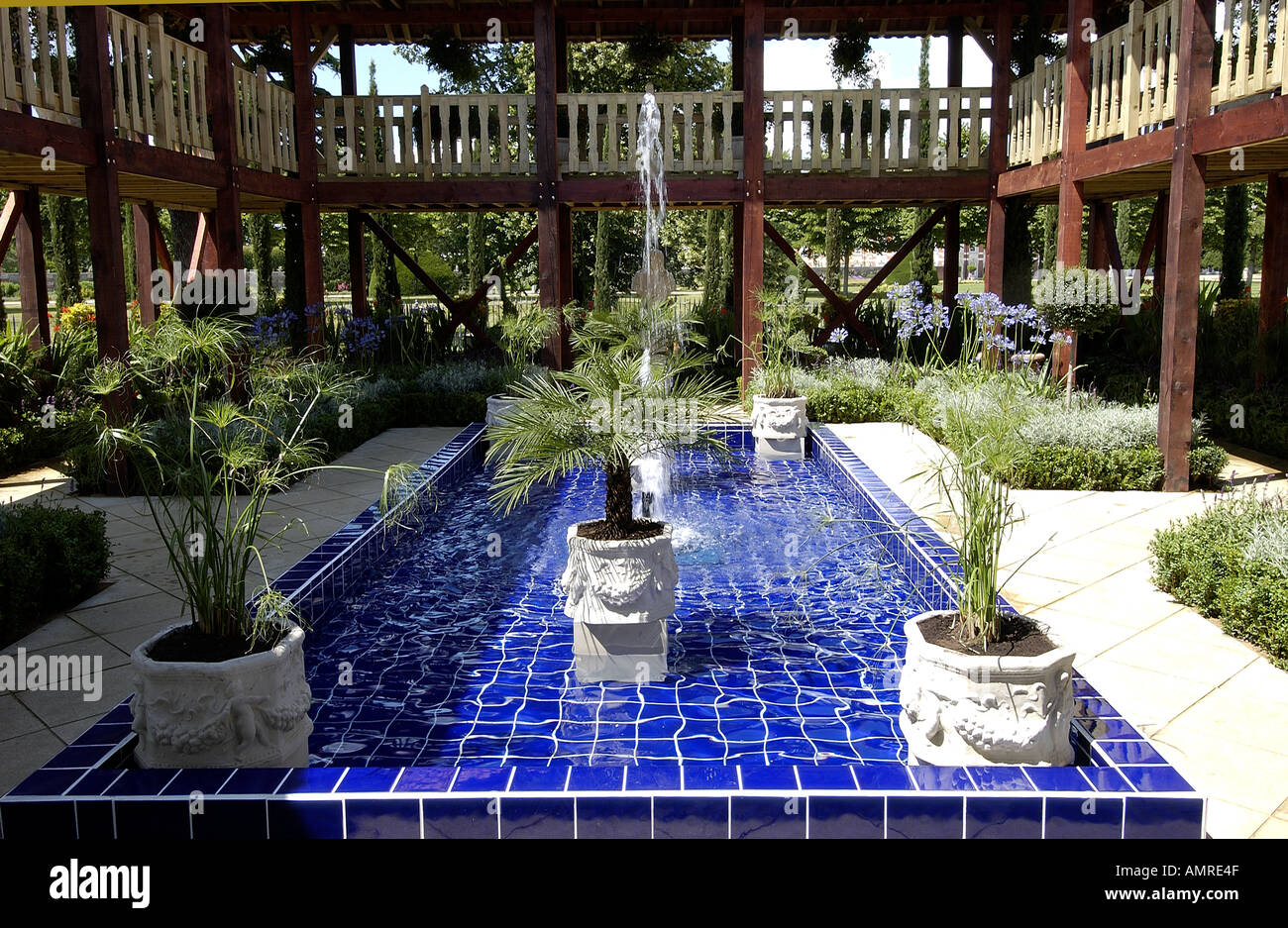 Garden organic water feature hi-res stock photography and images - Alamy