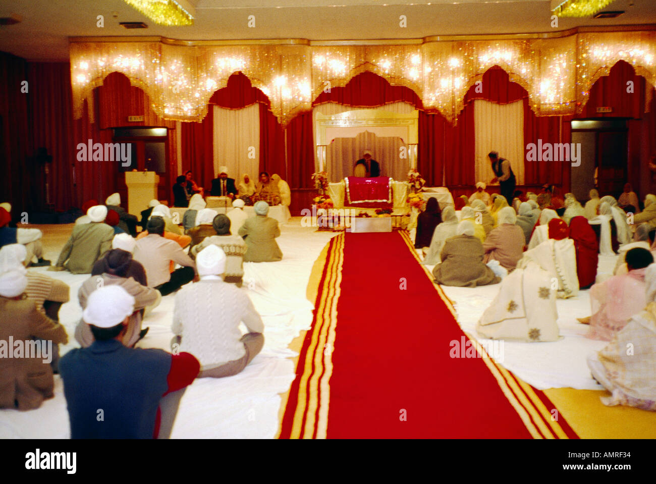 Sikh gurdwara worship hi-res stock photography and images - Alamy Sikh gurdwara worship hi-res stock photography and images - Alamy