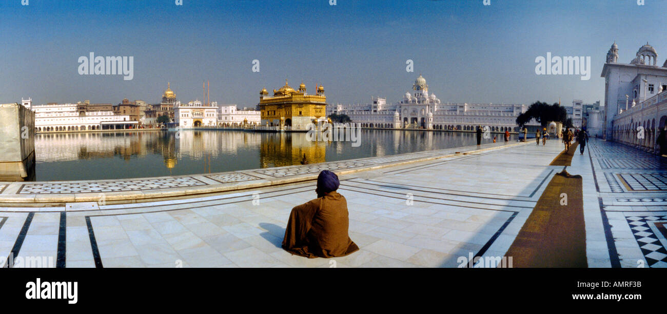 Amritsar Punjab India Sri Harmandir Sahib golden Temple Sikh Meditating ...