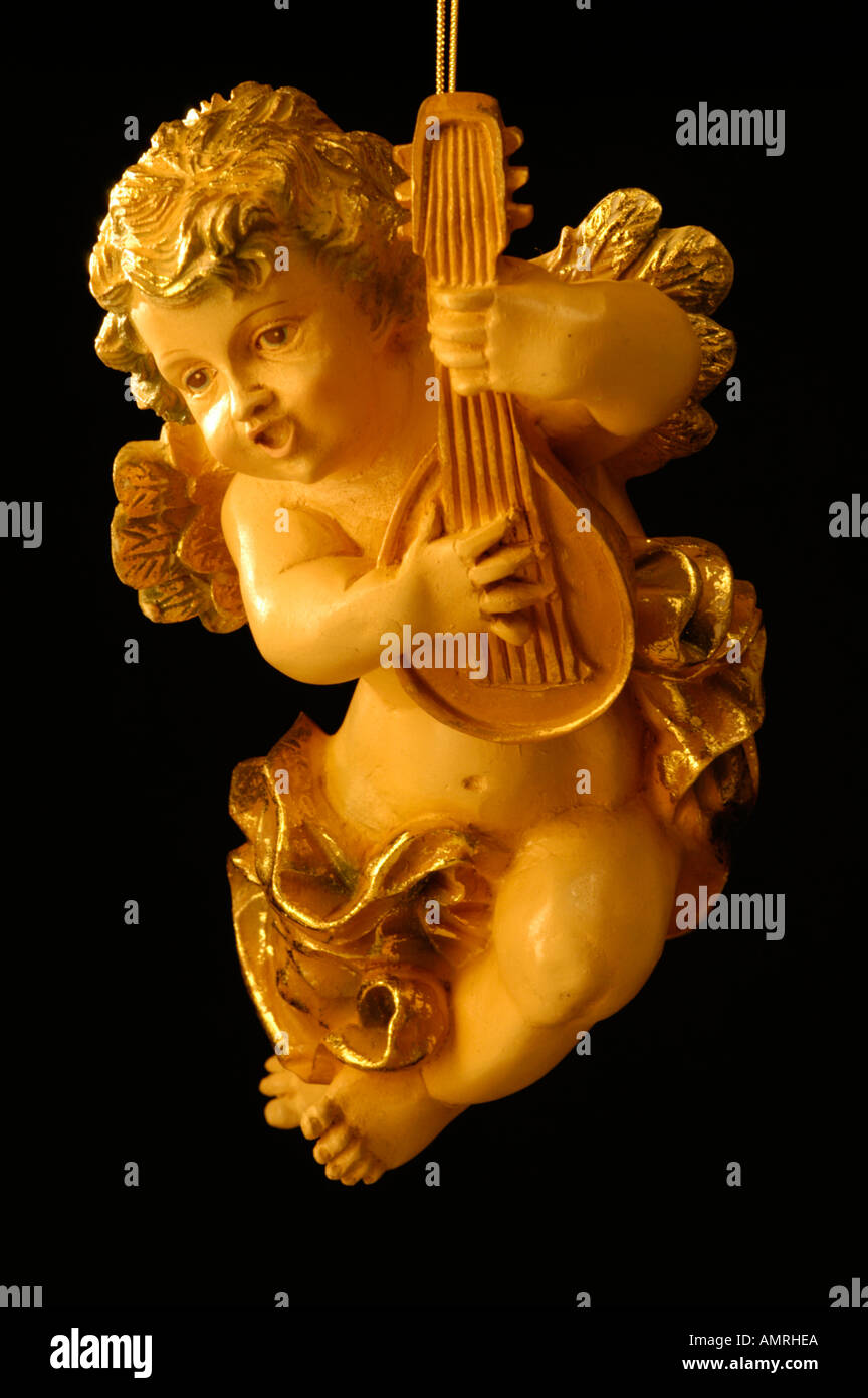 Angel with violin hi-res stock photography and images - Alamy
