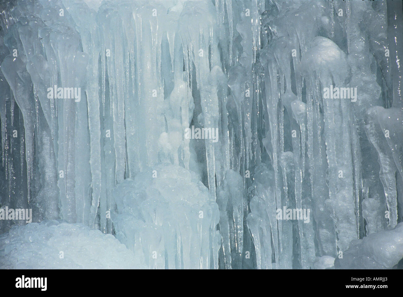 Gleaming icicles hi-res stock photography and images - Alamy