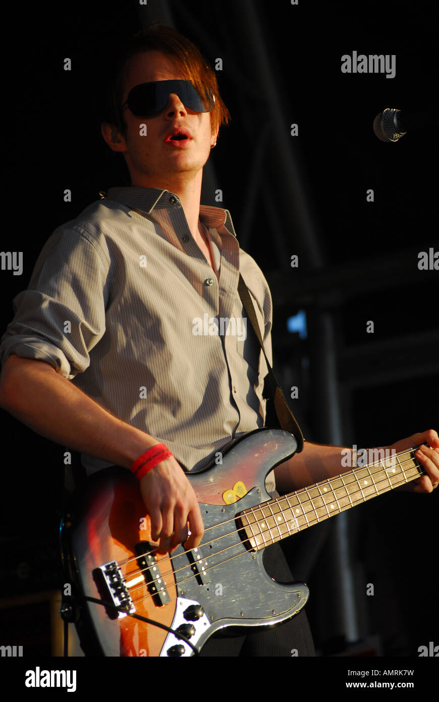 Richard jones feeling on stage hi-res stock photography and images - Alamy