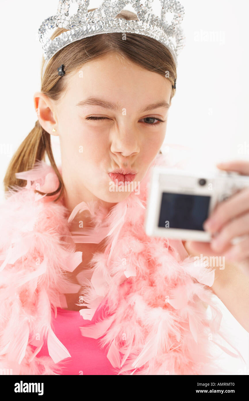 Girl clicking photograph hi-res stock photography and images - Alamy