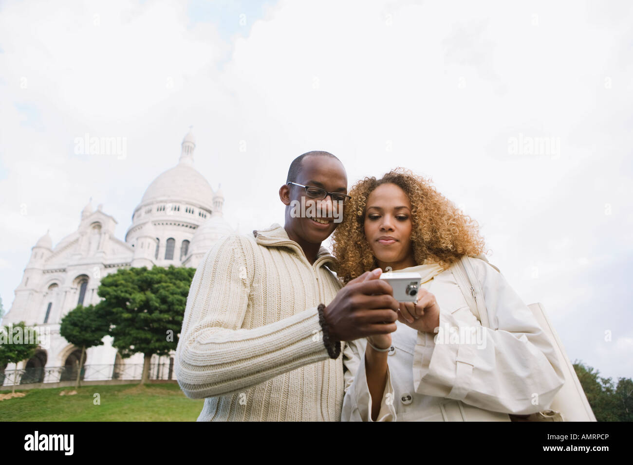 African american couple paris hi-res stock photography and images - Alamy