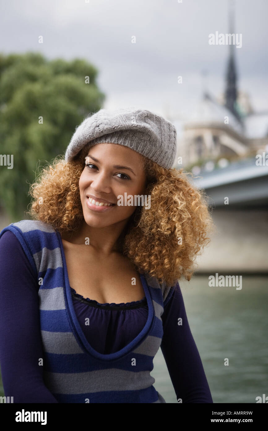 African woman wearing beret Stock Photo - Alamy