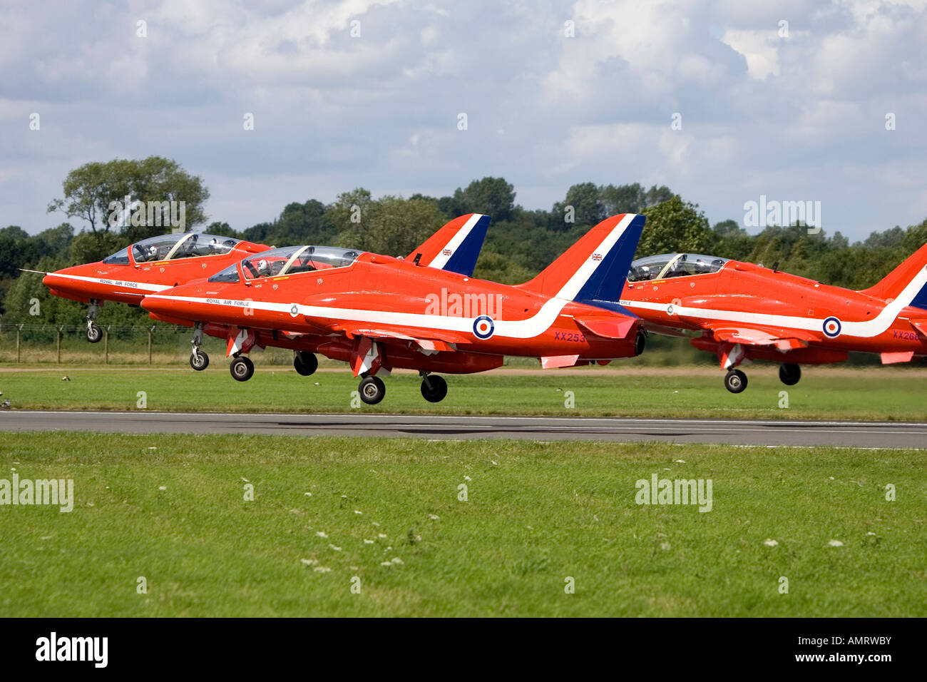 Red arrows take off hi-res stock photography and images - Alamy