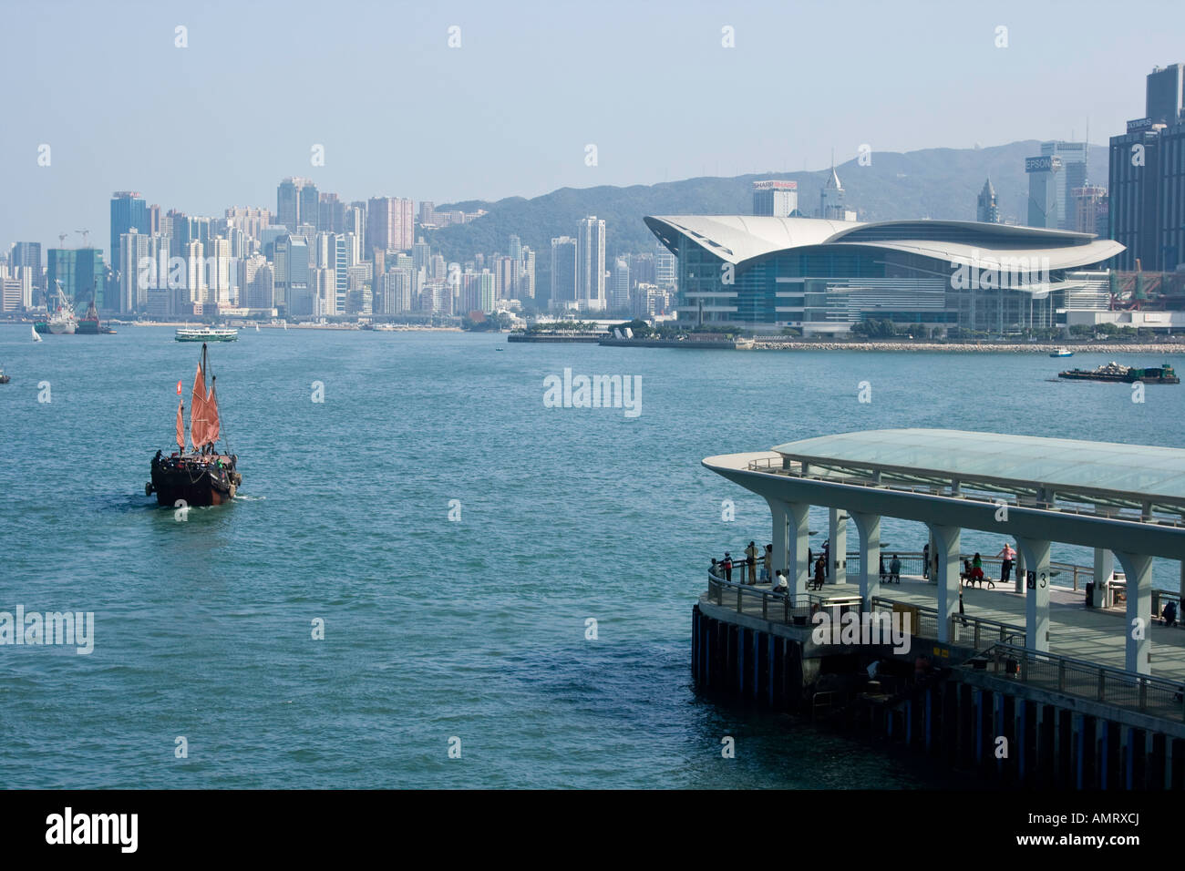 Dukling Traditional Junk Boat Leaving Central Pier Hong Kong SAR Stock ...