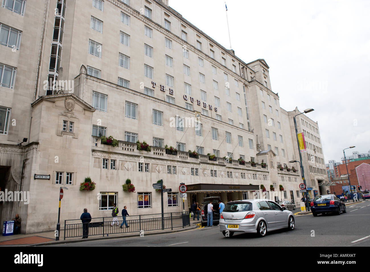 Queens hotel leeds hi-res stock photography and images - Alamy