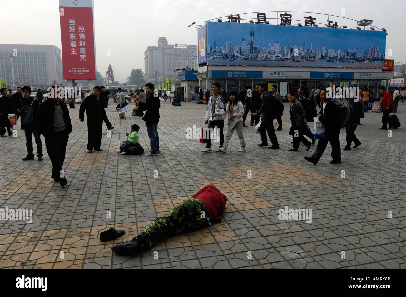 Homeless china chinese man hi-res stock photography and images - Alamy