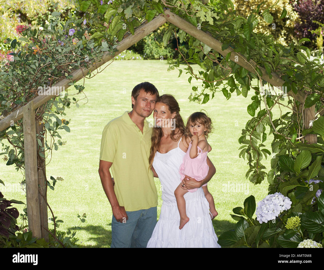 Trellis connecting hi-res stock photography and images - Alamy