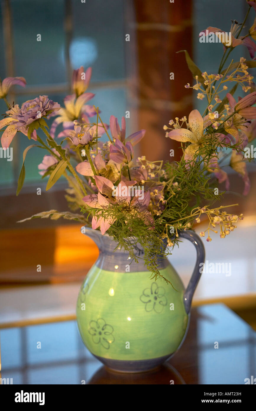 Jug of flowers hi-res stock photography and images - Alamy