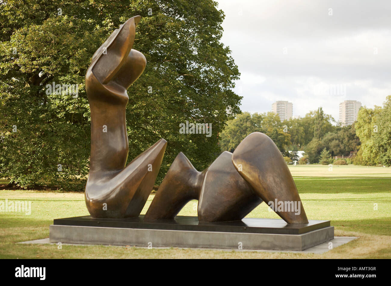 Henry Moore sculpture Two Piece Reclining Figure Cut 1979-81 Stock Photo - Alamy