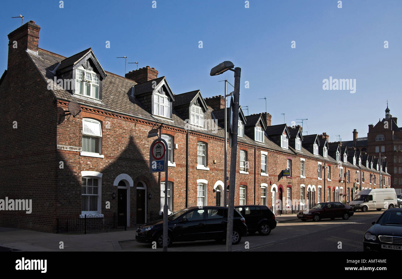 Victorian housing manchester hi-res stock photography and images - Alamy