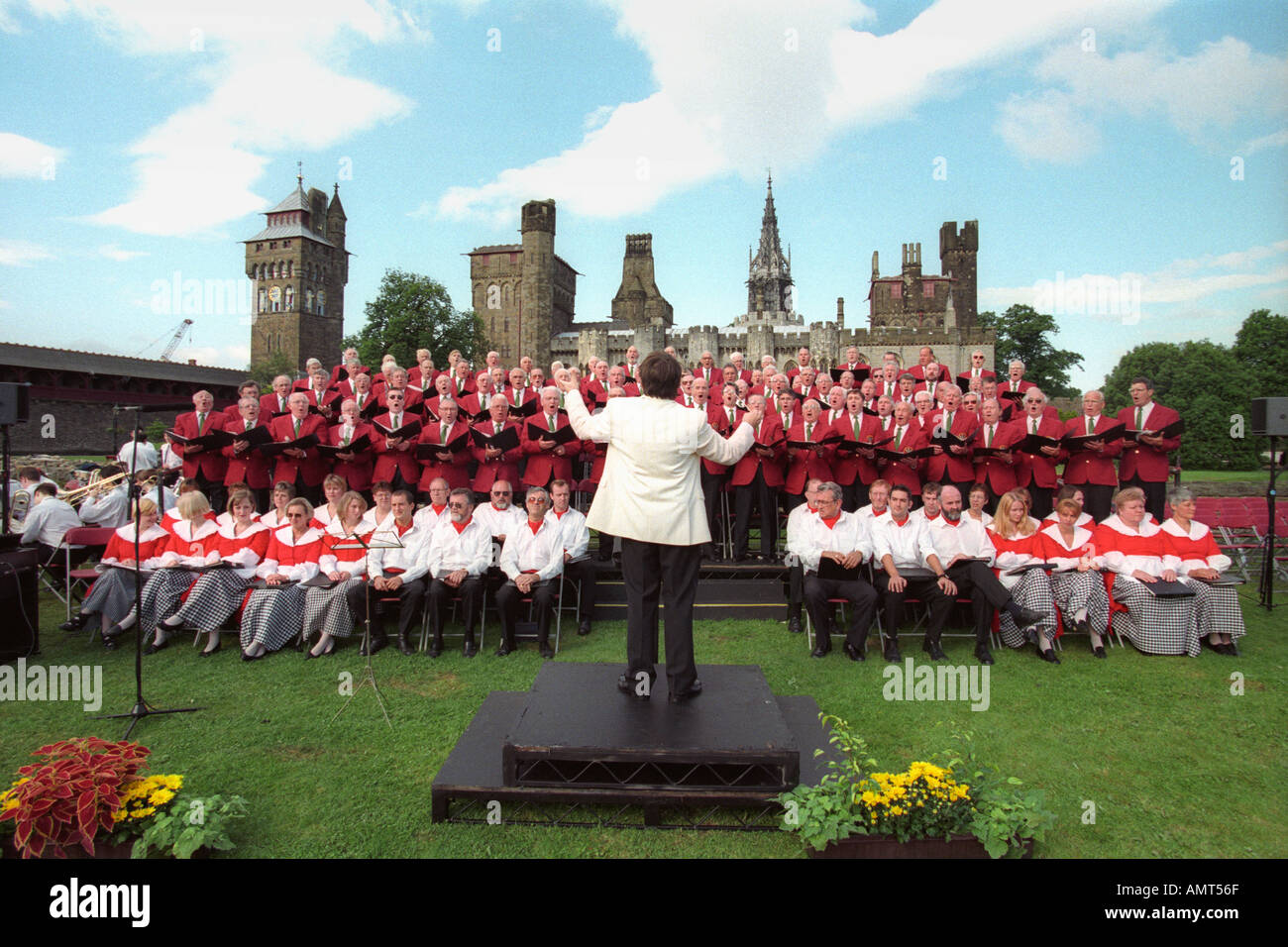 Welsh choir conductor hi-res stock photography and images - Alamy