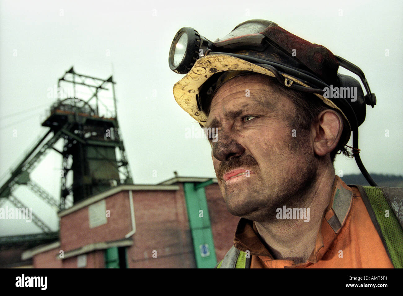 British coal mining industry industries hi-res stock photography and ...