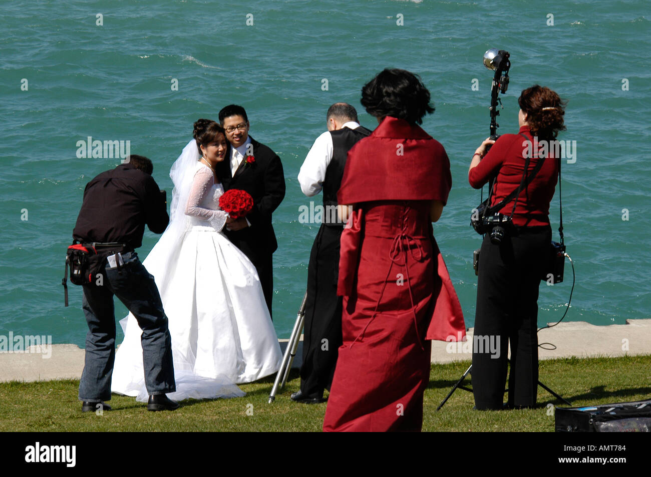 Wedding group pictures hi-res stock photography and images - Alamy