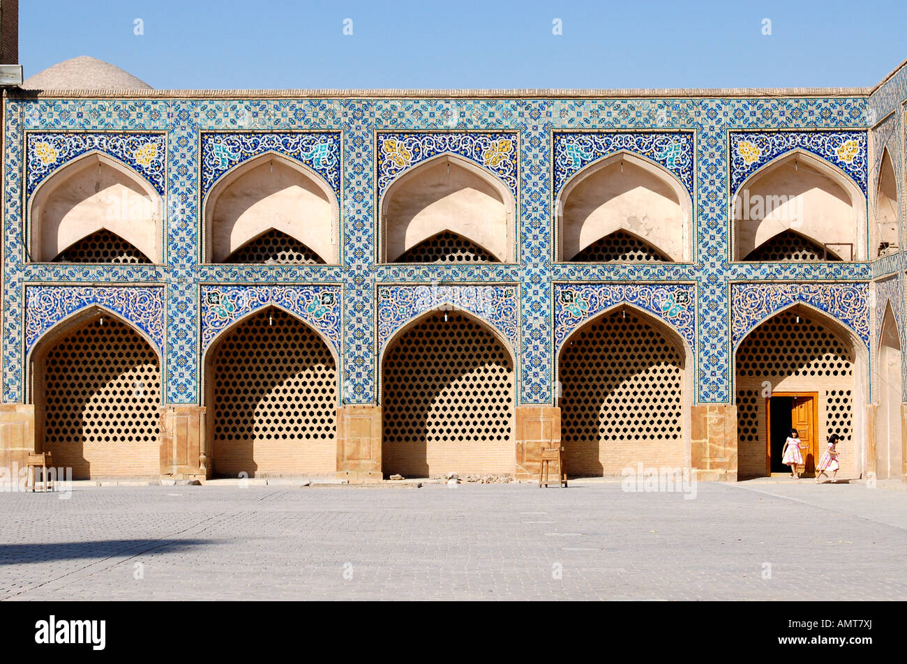 The North Iwan and courtyard at the Jameh Mosque, Isfahan, Iran Stock ...