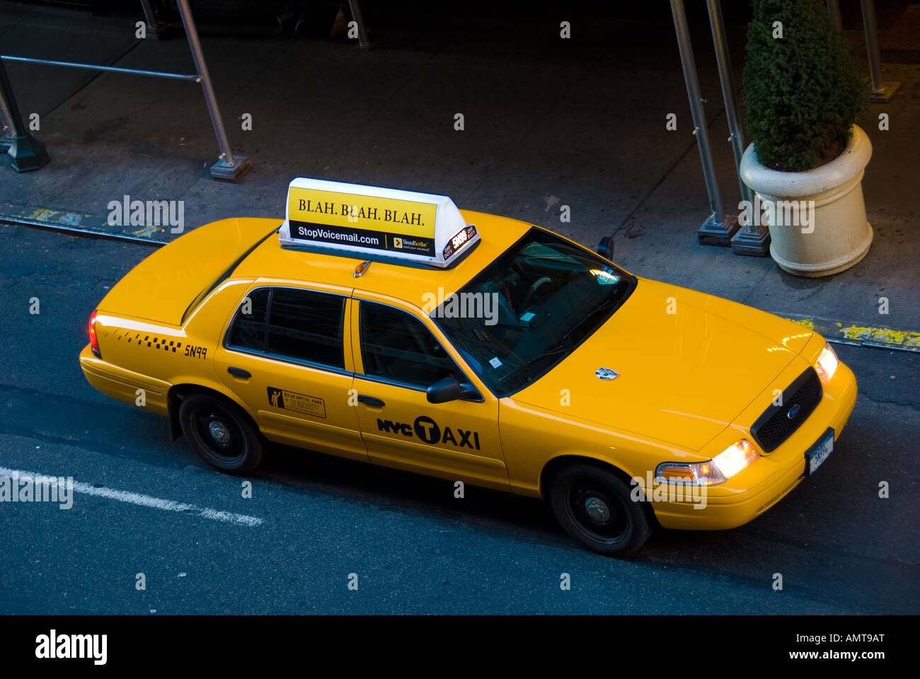 Car city passenger hi-res stock photography and images - Alamy