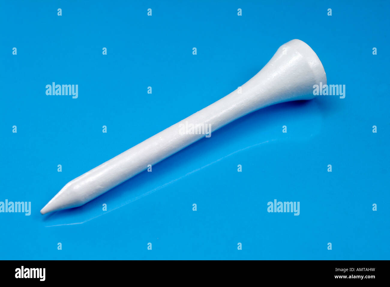 Golf tee hi-res stock photography and images - Alamy