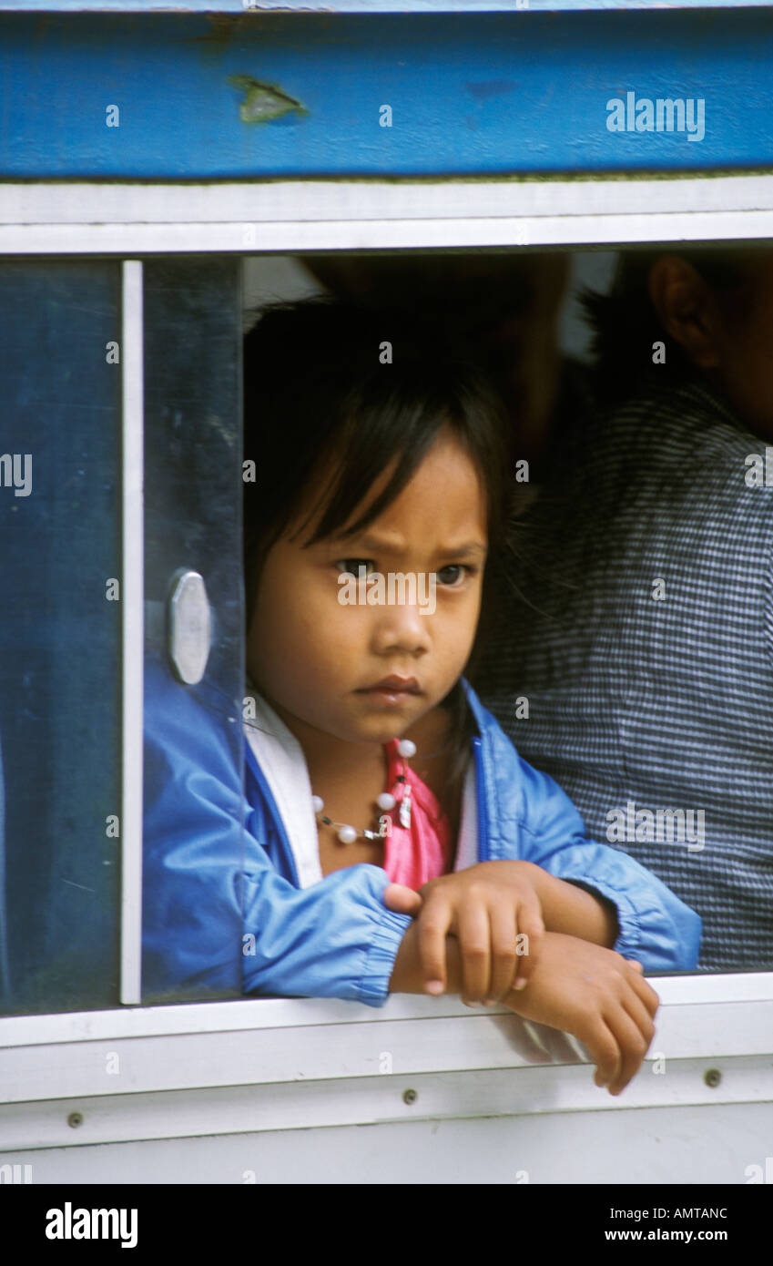Looking out bus window children hi-res stock photography and images - Alamy