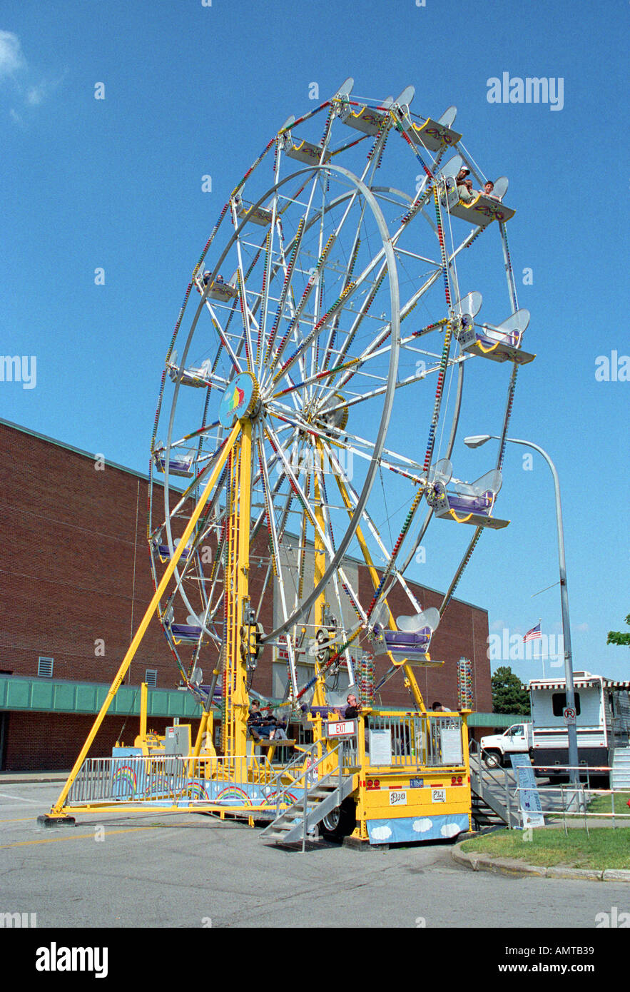 Small town carnival Ferris Wheel Stock Photo - Alamy