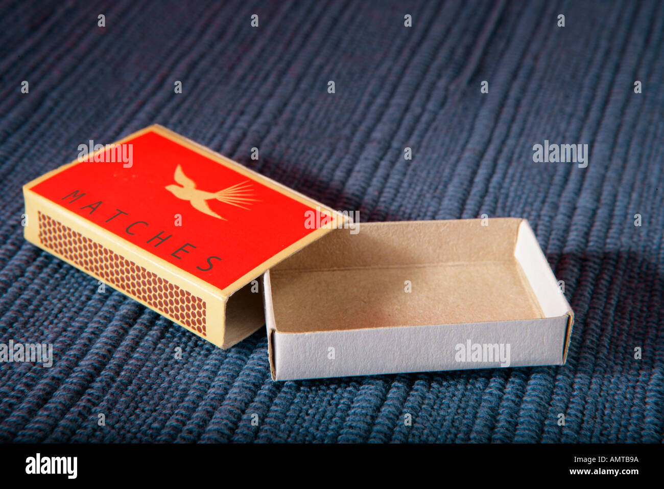 An empty box of stick matches Stock Photo - Alamy