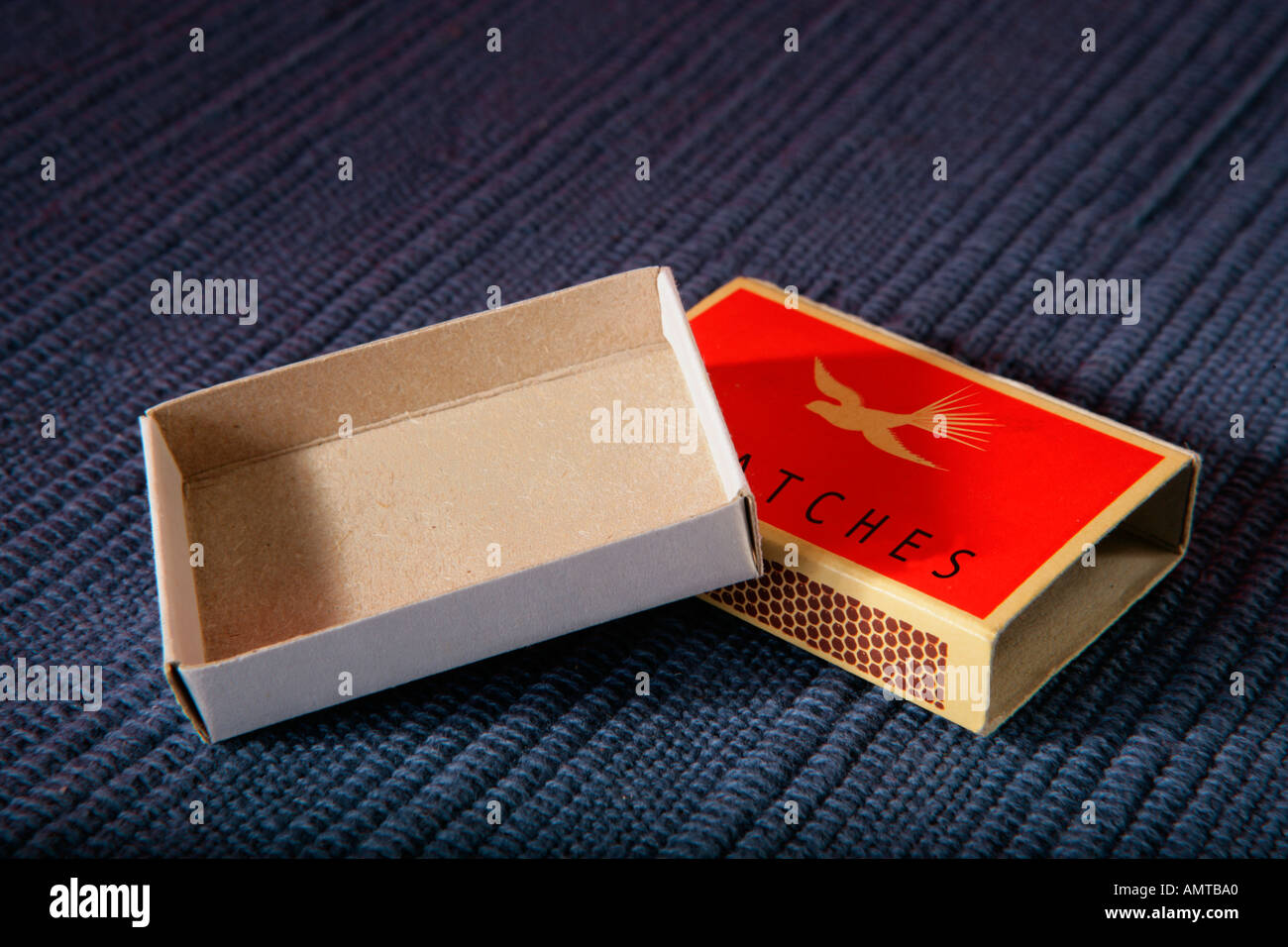 An empty box of stick matches Stock Photo - Alamy