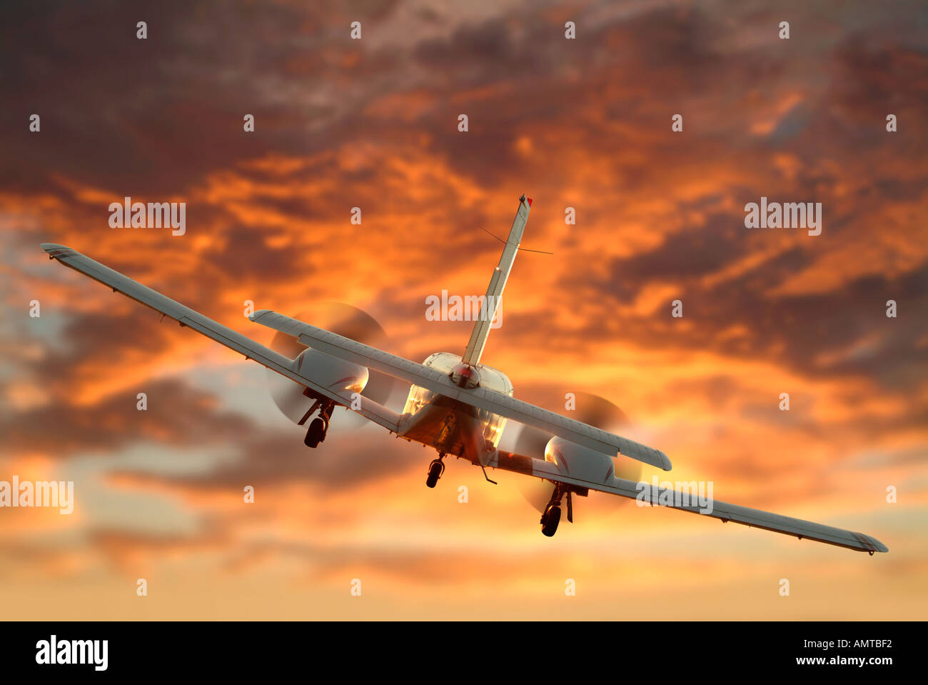 Twin engine hi-res stock photography and images - Alamy