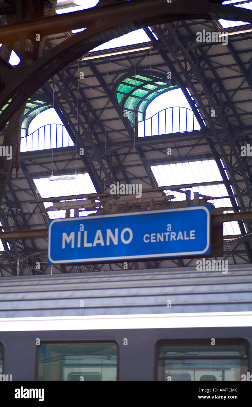 Milan central station Stock Photo - Alamy