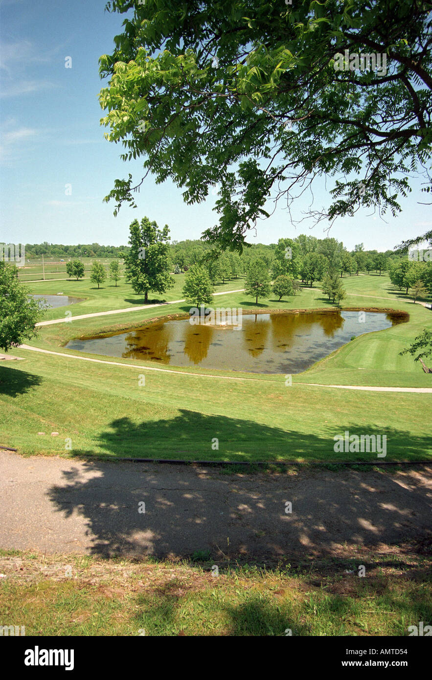 Pond sides hi-res stock photography and images - Alamy