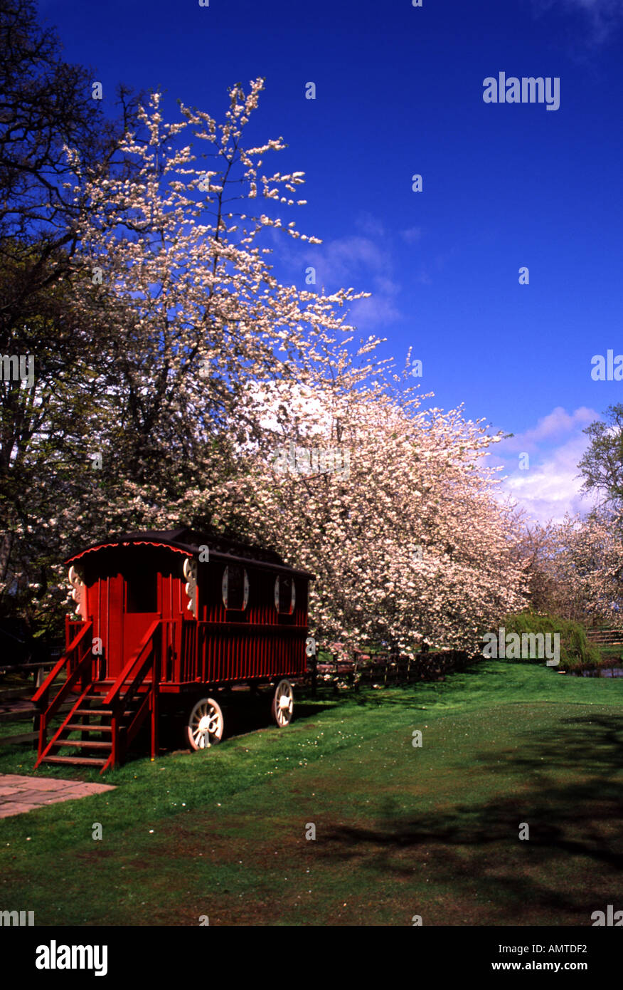 Red Gypsy Caravan High Resolution Stock Photography and Images - Alamy