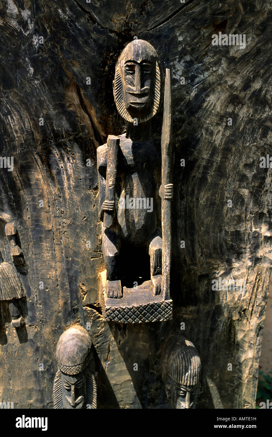 Dogon sculpture hi-res stock photography and images - Alamy