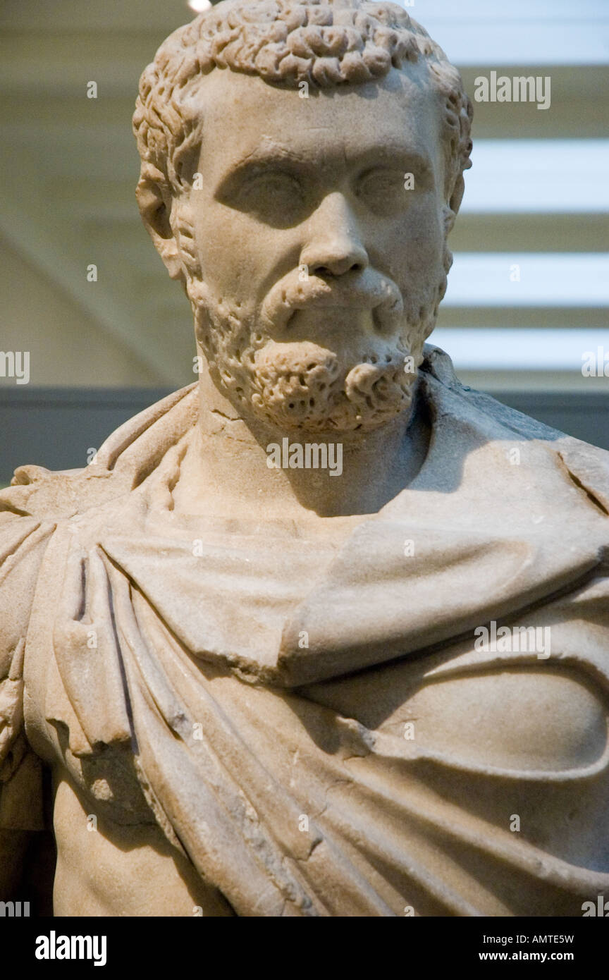 Statue beard hi-res stock photography and images - Alamy