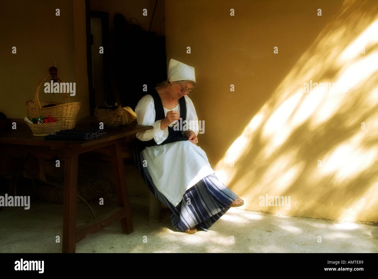 Woman in spanish costume hi-res stock photography and images - Alamy