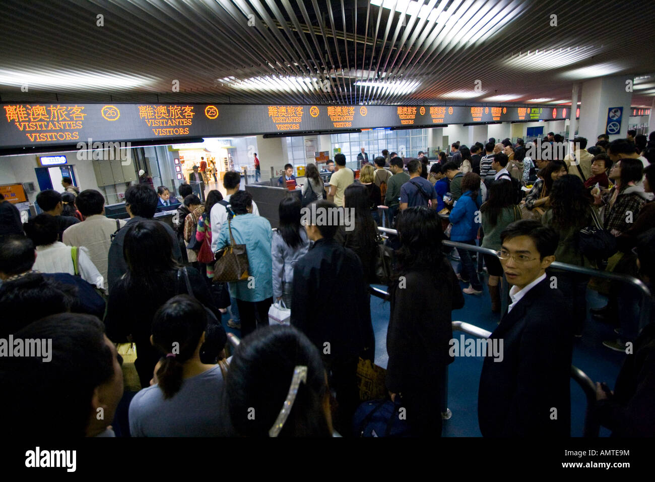 Immigration Waiting Line Macau Side of Hong Kong and Macau Border ...