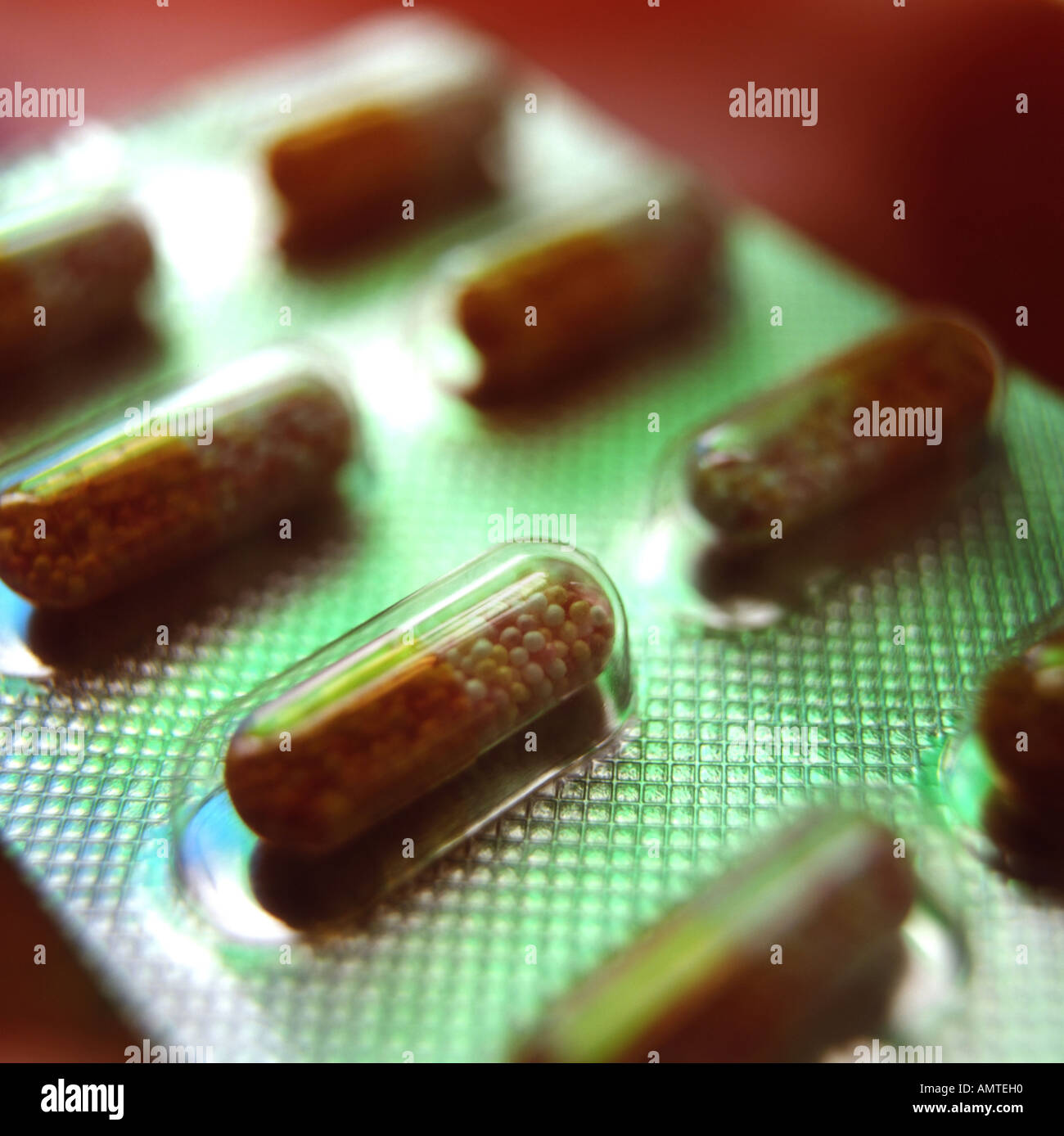 Capsules tablets in containers hi-res stock photography and images - Alamy