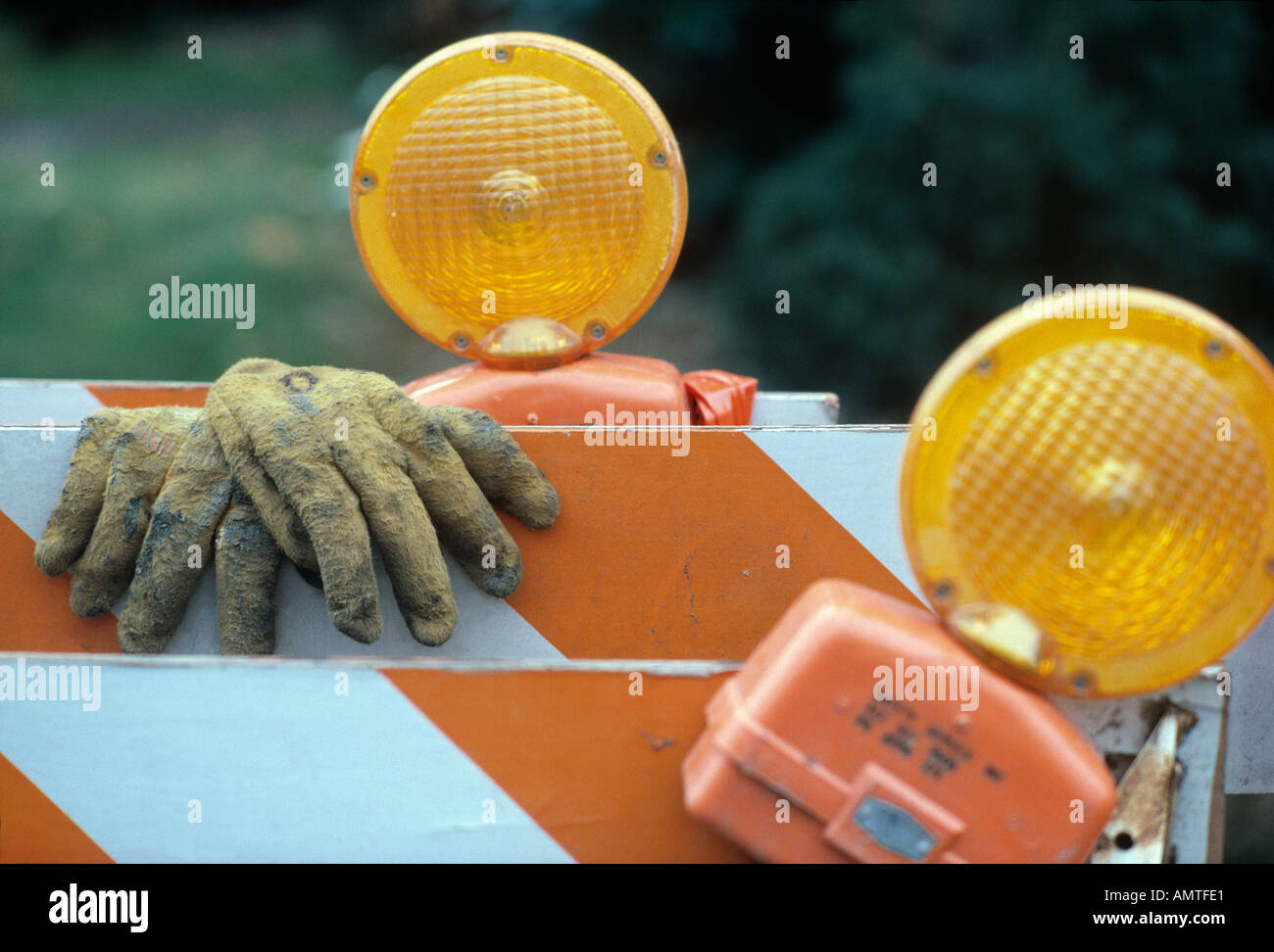 Warning lights on construction barriers Stock Photo - Alamy