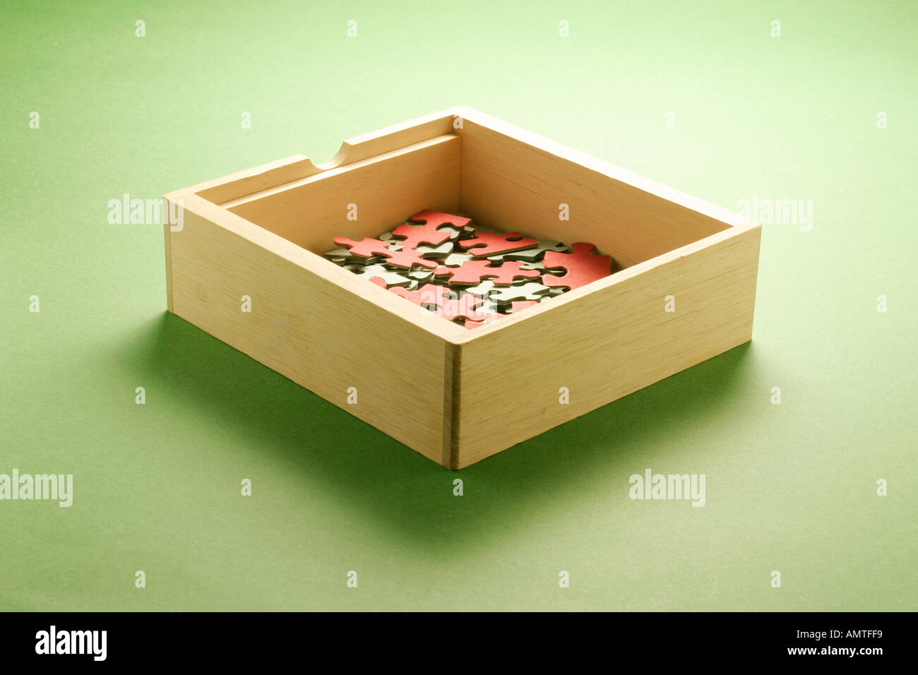 Jigsaw puzzle box pieces hi-res stock photography and images - Alamy