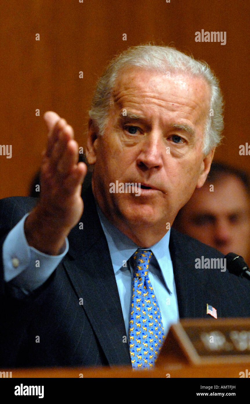 Senator biden hi-res stock photography and images - Alamy