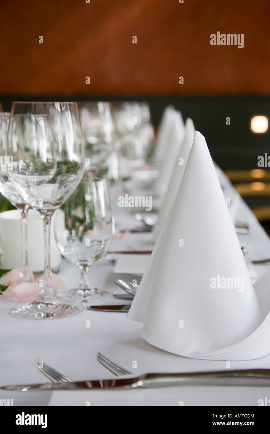 Well laid dining table hi-res stock photography and images - Alamy