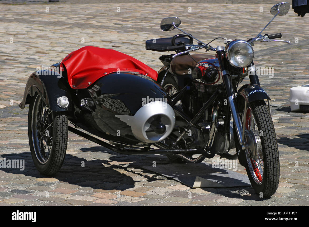 Vintage Bike And Sidecar High Resolution Stock Photography and Images ...