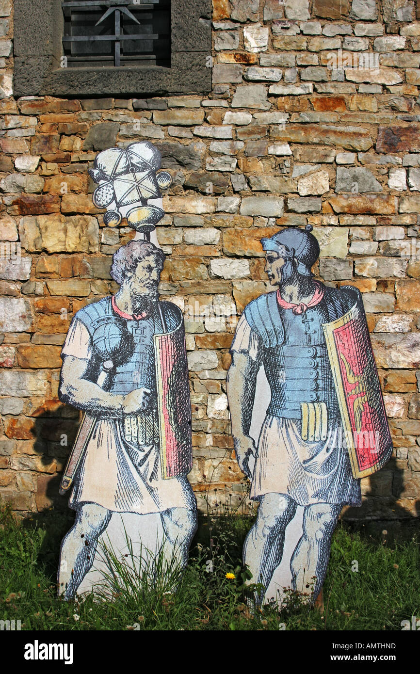 Two roman soldiers hi-res stock photography and images - Alamy