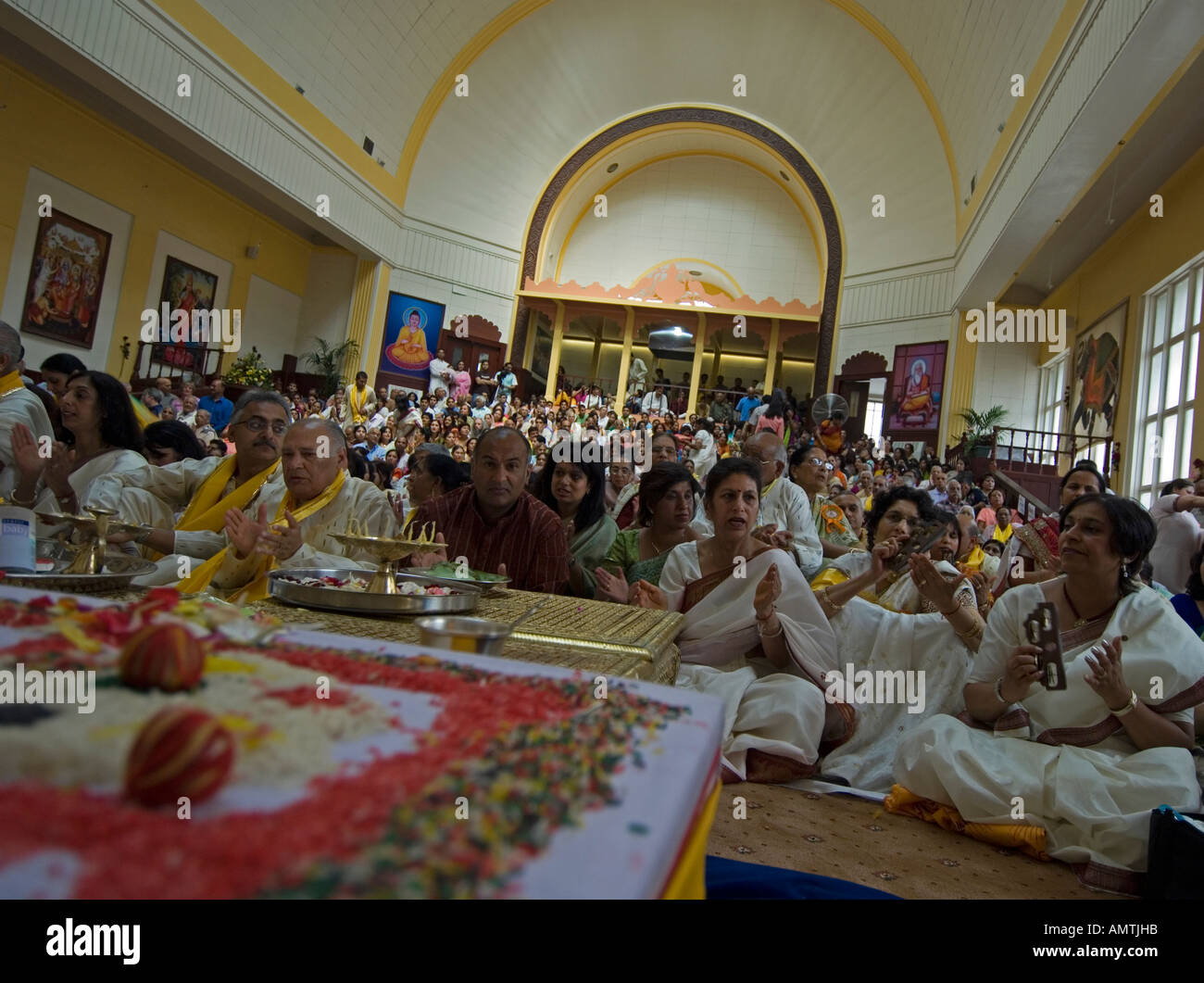 Worshippers in Hindu Temple Stock Photo - Alamy