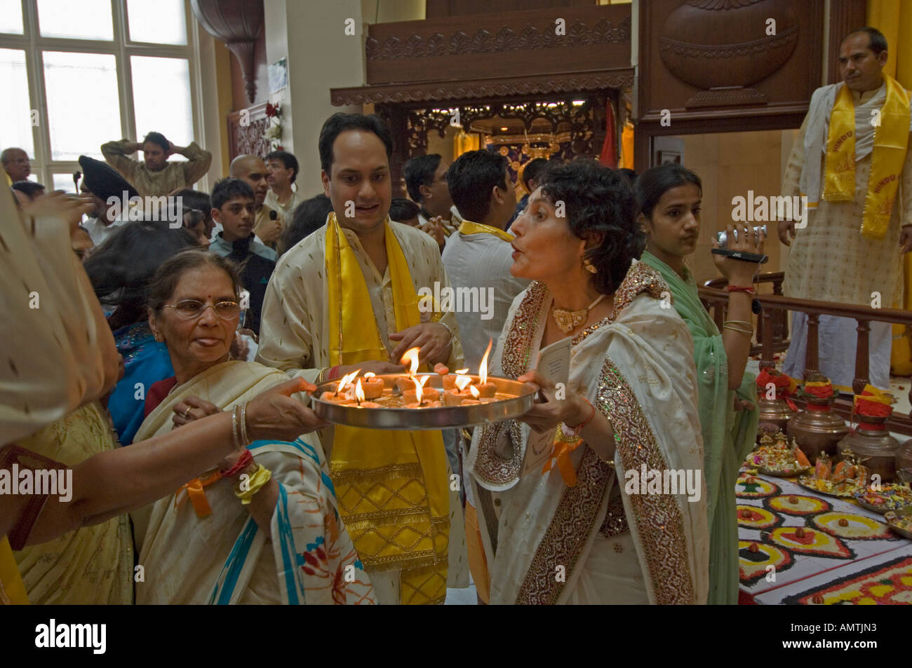 Hindu ritual objects hi-res stock photography and images - Alamy