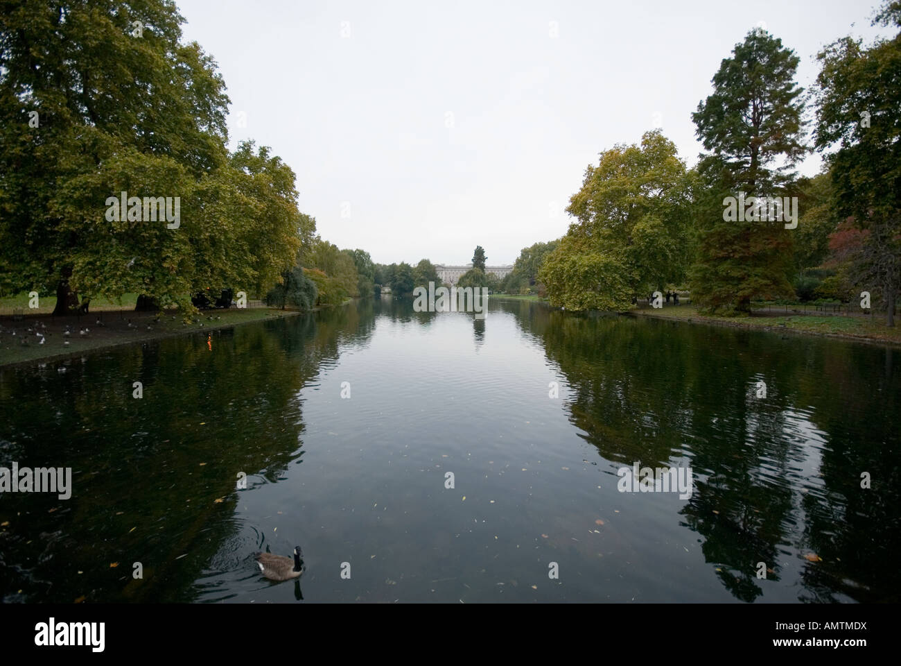 st james park river London Stock Photo - Alamy